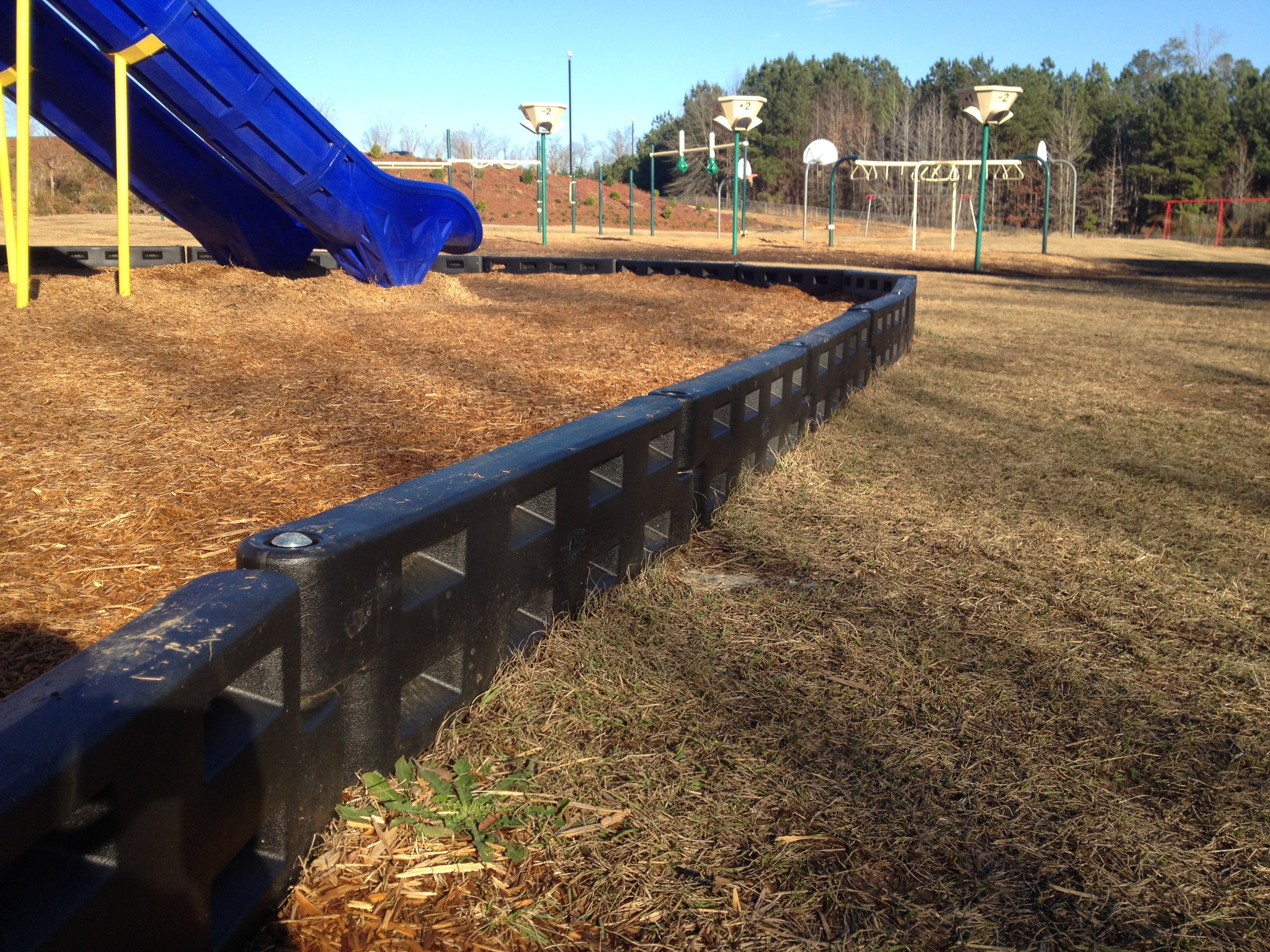 Action Play Systems Commercial 12" Playground Plastic Border with Spik ...